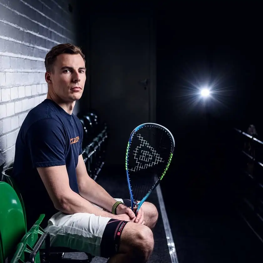 Squash dla początkujących - kort, sprzęt, zasady gry, porady